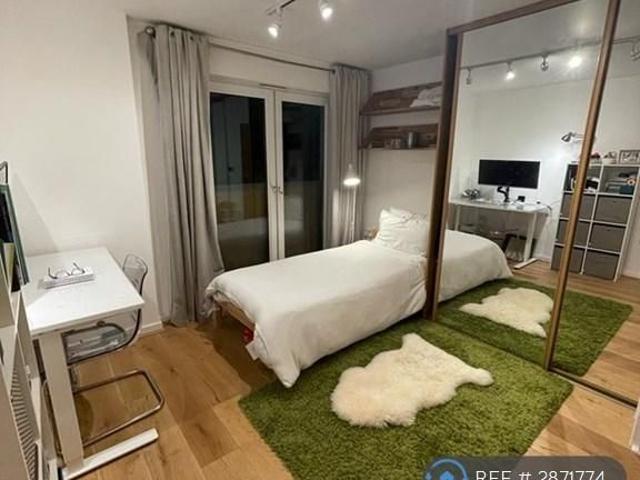 1 bedroom in a flat share to rent