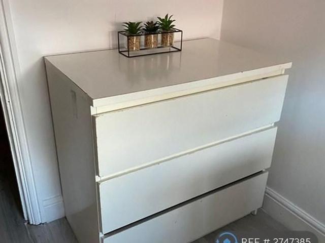 1 bedroom in a flat share to rent