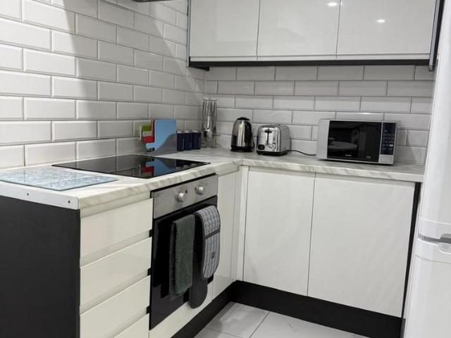 1 bedroom in a flat share to rent
