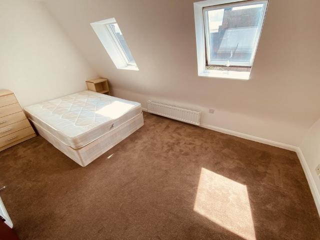1 bedroom in a flat share to rent
