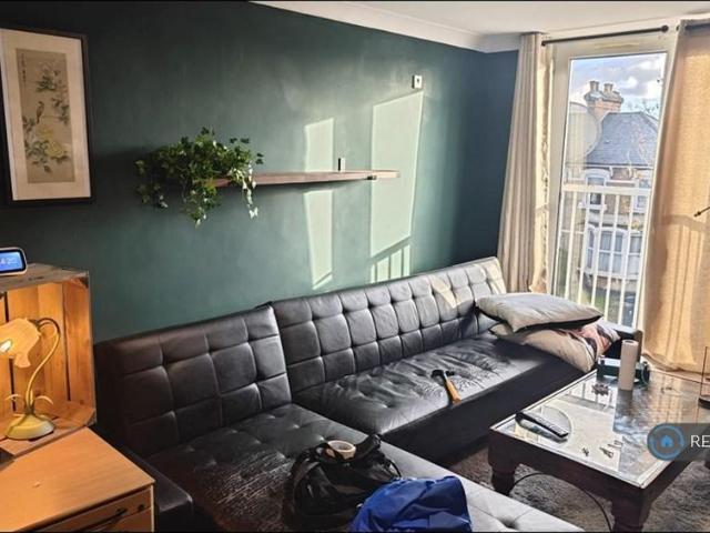 1 bedroom in a flat share to rent