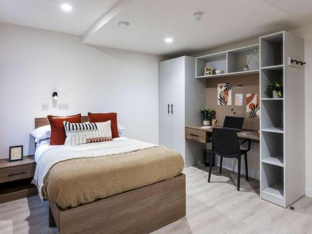 1 bedroom in a flat share to rent