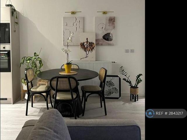 1 bedroom in a flat share to rent