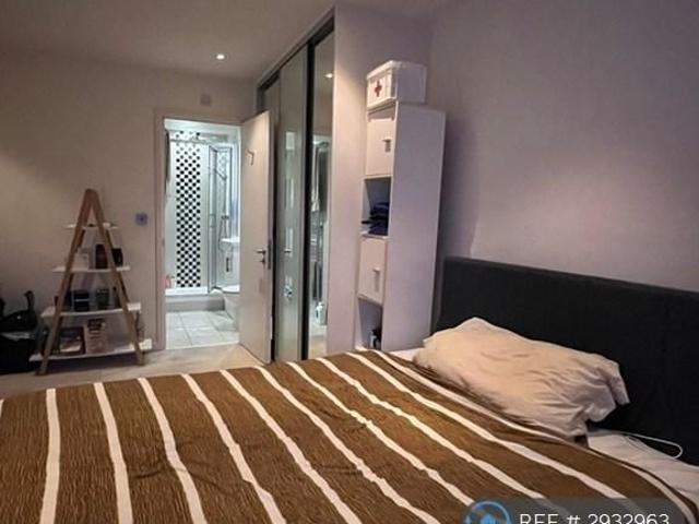 1 bedroom in a flat share to rent