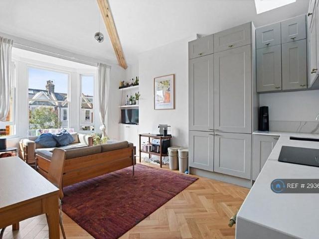 1 bedroom in a flat share to rent
