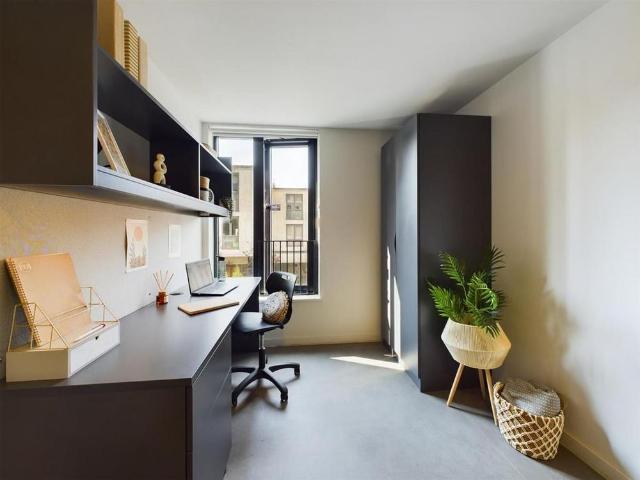 1 bedroom in a flat share to rent