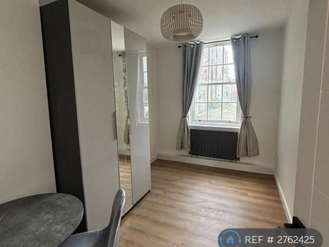 1 bedroom in a flat share to rent