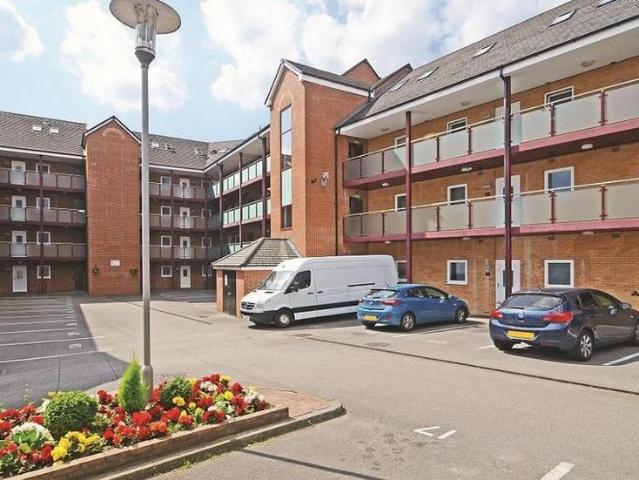 1 bedroom in a flat share to rent
