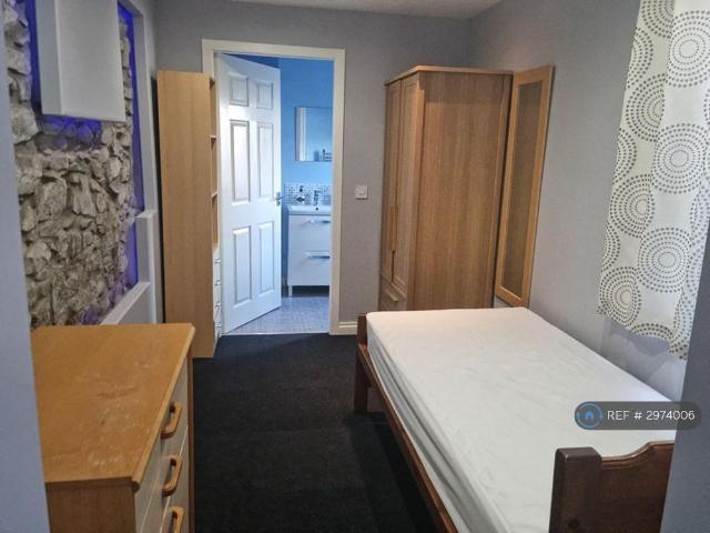 1 bedroom in a flat share to rent