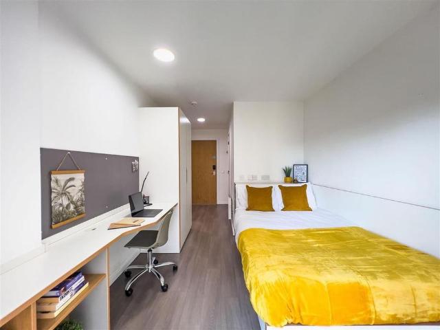 1 bedroom in a flat share to rent