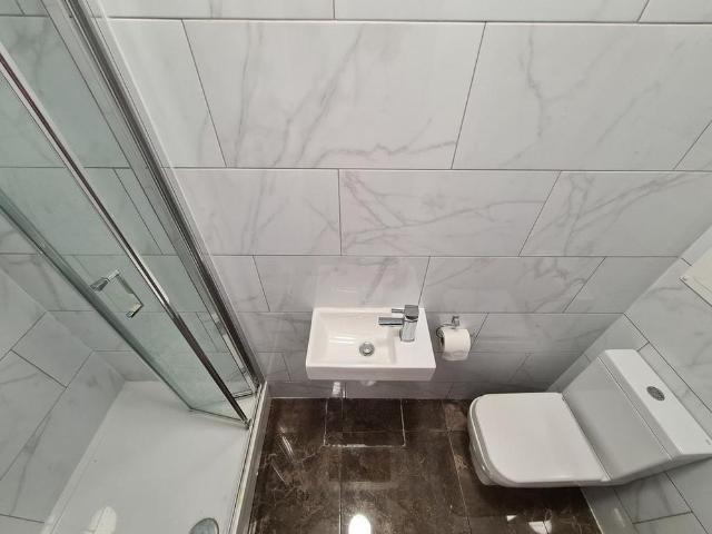 1 bedroom in a flat share to rent