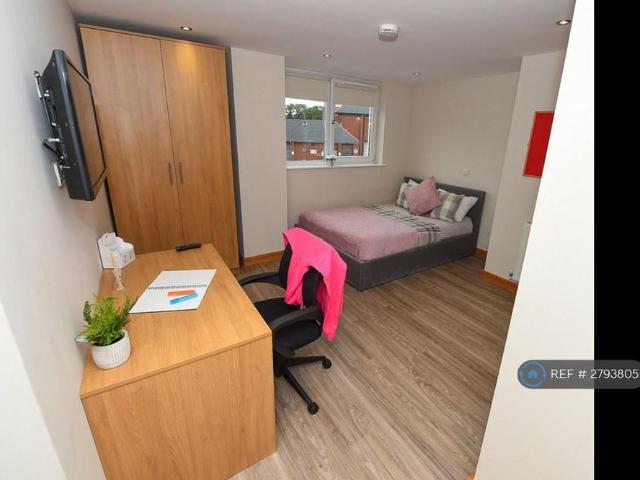 1 bedroom in a flat share to rent