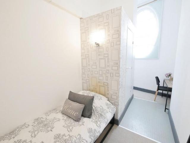 1 bedroom in a flat share to rent