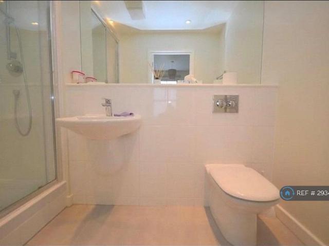 1 bedroom in a flat share to rent