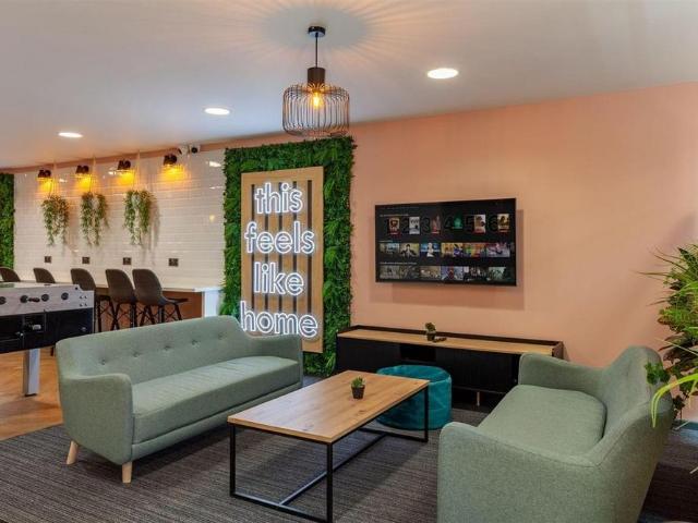1 bedroom in a flat share to rent