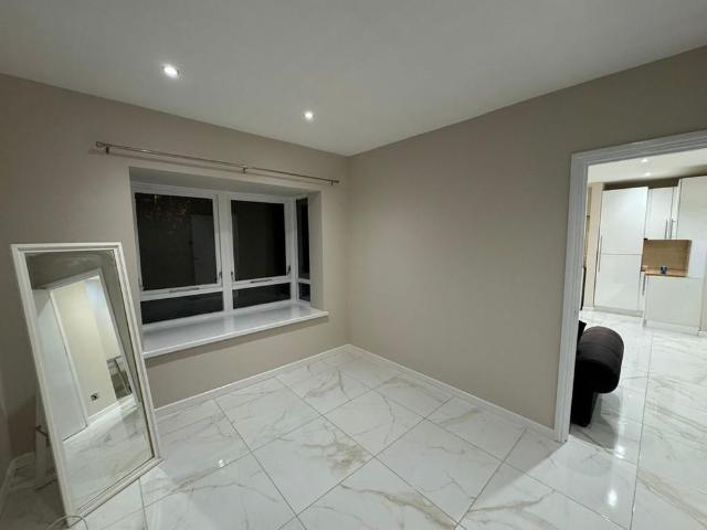 1 bedroom in a flat share to rent