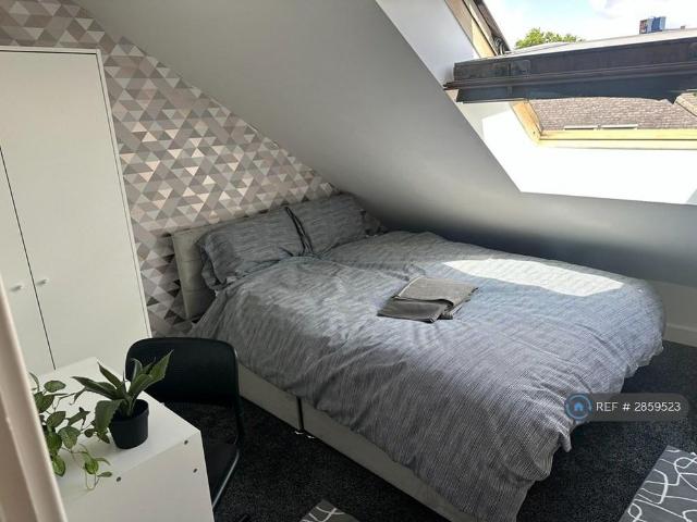1 bedroom in a flat share to rent