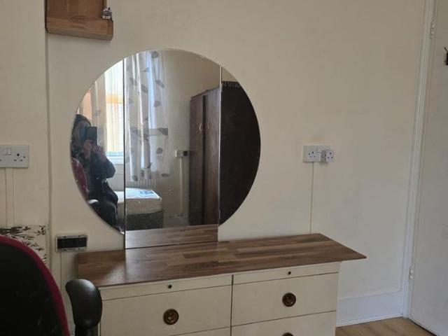 1 bedroom in a flat share to rent