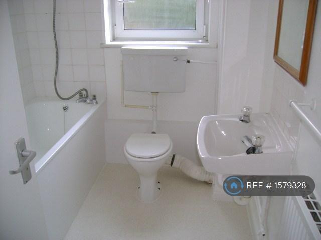 1 bedroom in a flat share to rent