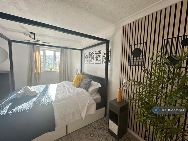 1 bedroom in a flat share to rent