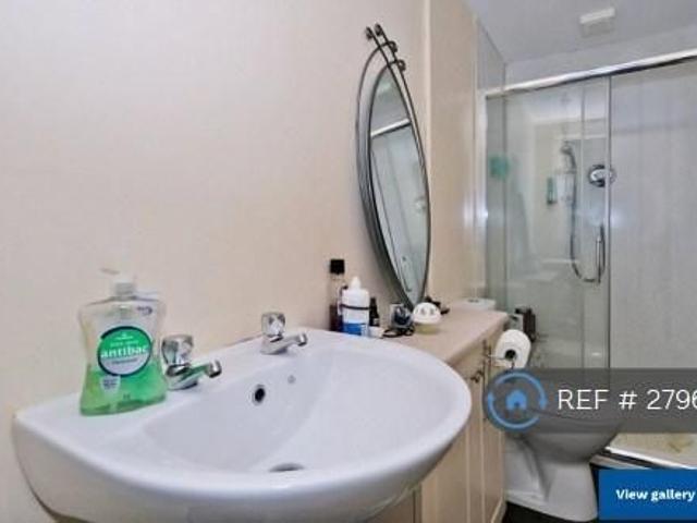 1 bedroom in a flat share to rent
