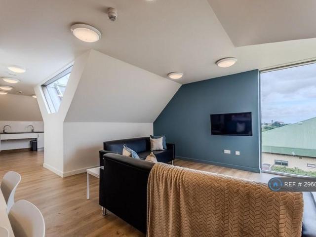 1 bedroom in a flat share to rent