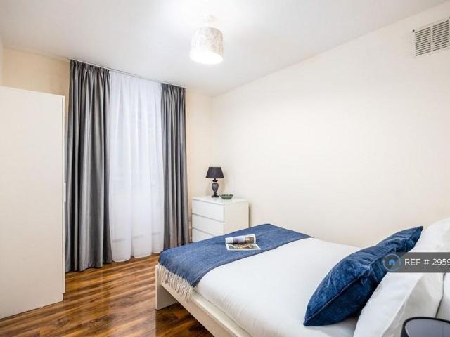 1 bedroom in a flat share to rent