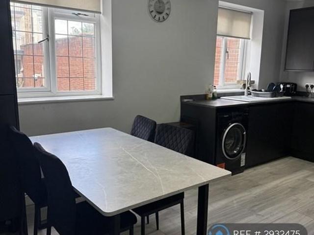 1 bedroom in a flat share to rent