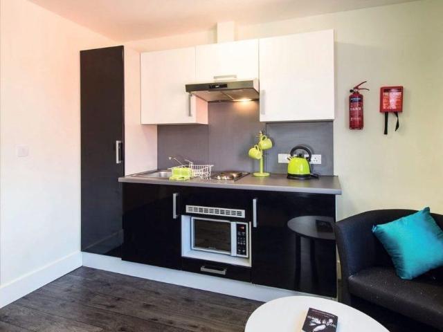 1 bedroom in a flat share to rent