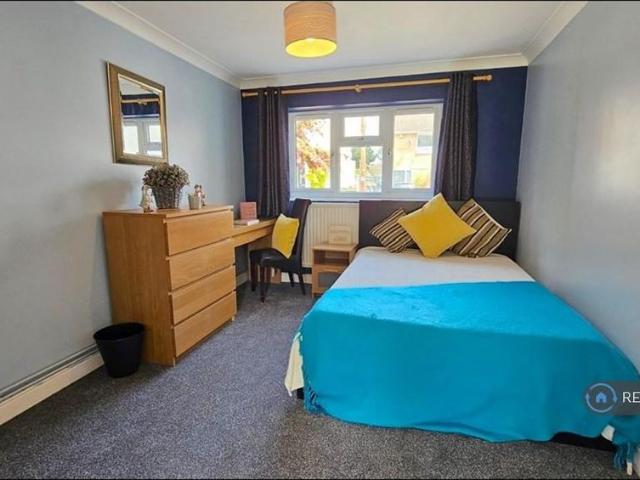 1 bedroom in a flat share to rent