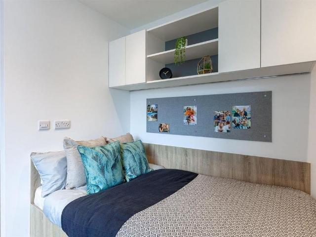 1 bedroom in a flat share to rent