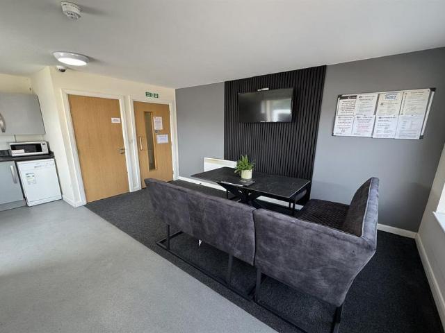 1 bedroom in a flat share to rent