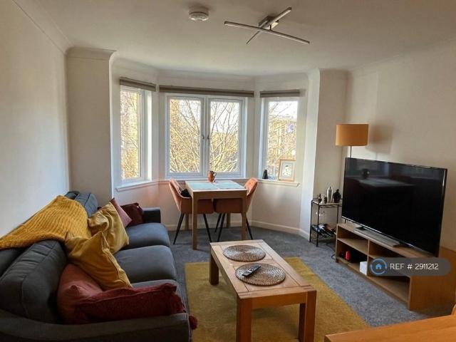 1 bedroom in a flat share to rent