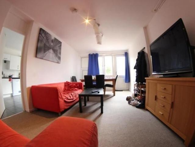 1 bedroom in a flat share to rent