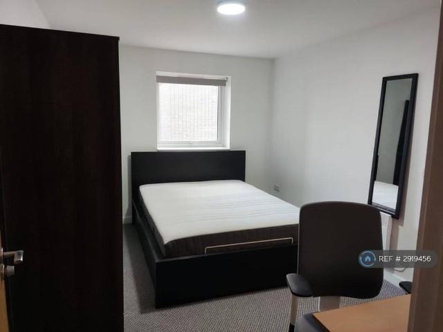 1 bedroom in a flat share to rent