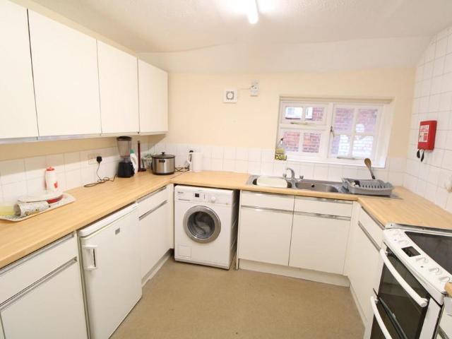 1 bedroom in a flat share to rent
