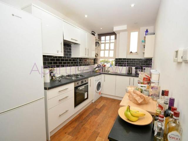 1 bedroom in a flat share to rent