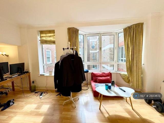 1 bedroom in a flat share to rent