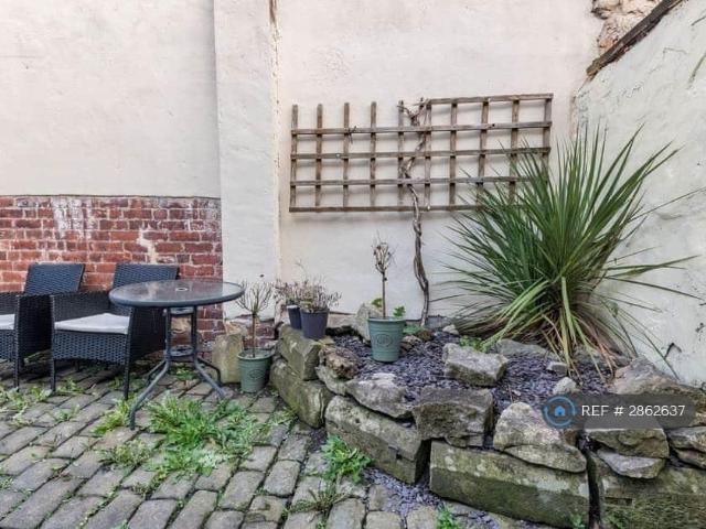 1 bedroom in a flat share to rent