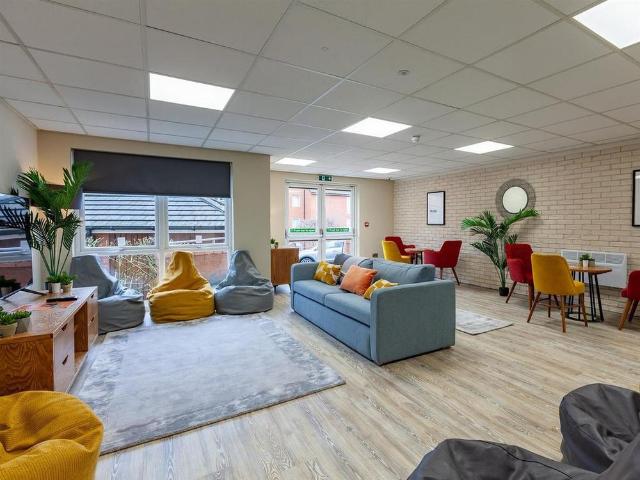 1 bedroom in a flat share to rent