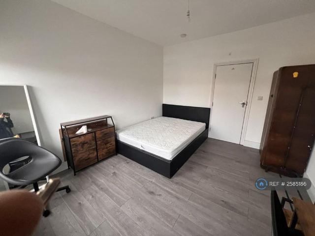 1 bedroom in a flat share to rent