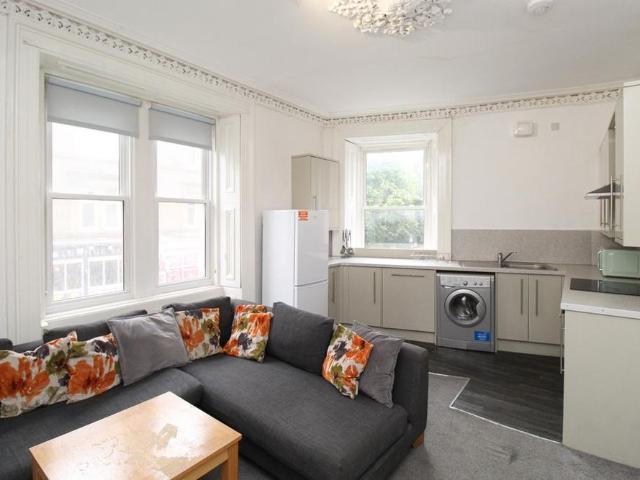 1 bedroom in a flat share to rent