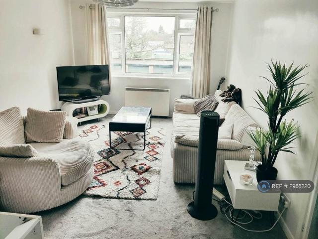 1 bedroom in a flat share to rent