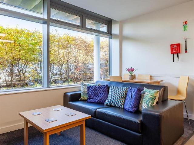 1 bedroom in a flat share to rent