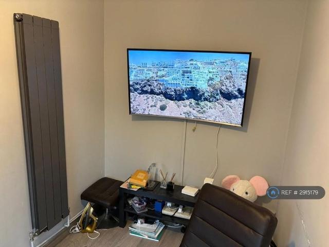 1 bedroom in a flat share to rent