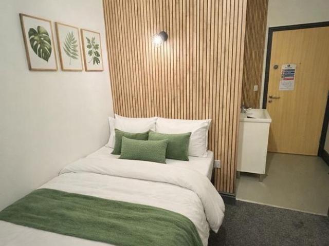 1 bedroom in a flat share to rent