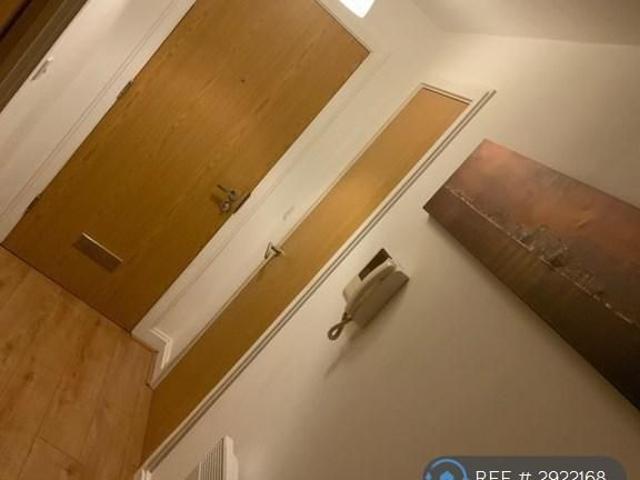 1 bedroom in a flat share to rent