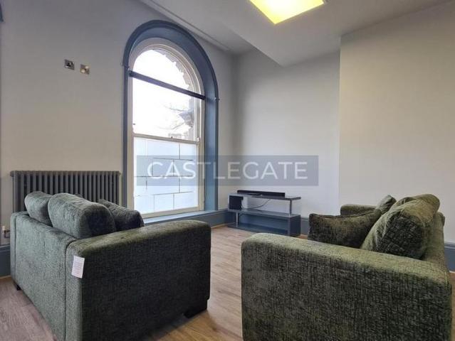 1 bedroom in a flat share to rent