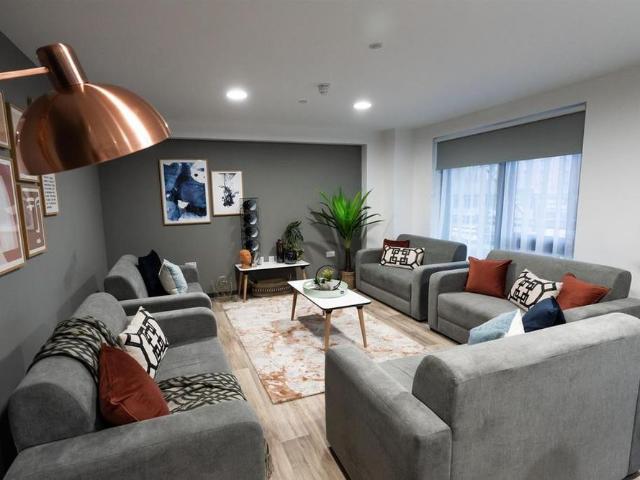 1 bedroom in a flat share to rent