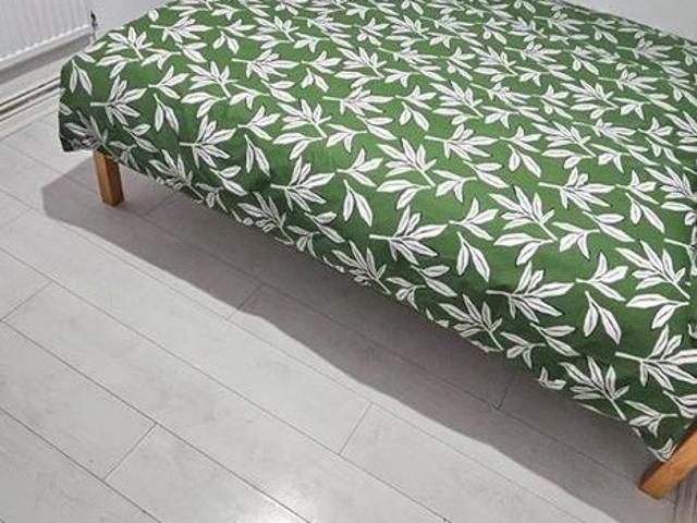 1 bedroom in a flat share to rent